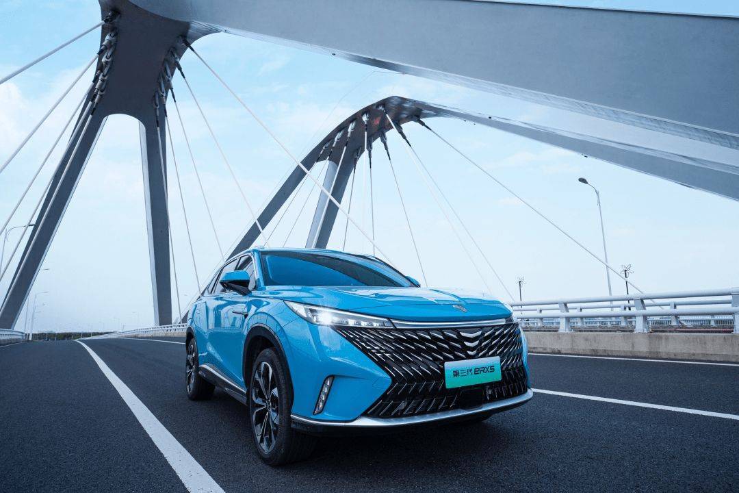 15万插混SUV中的“卷王”！第三代荣威超混eRX5实测续航1483km_搜狐汽车_搜狐网