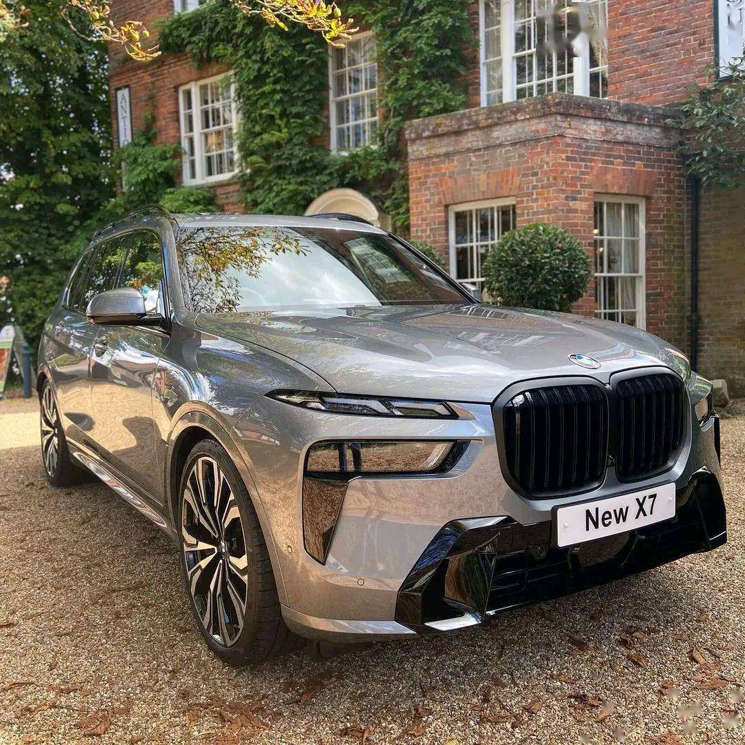 宝马X7“强势归来”，黑武士造型+电磁悬挂+4.4T+8AT，炫酷_搜狐汽车_搜狐网