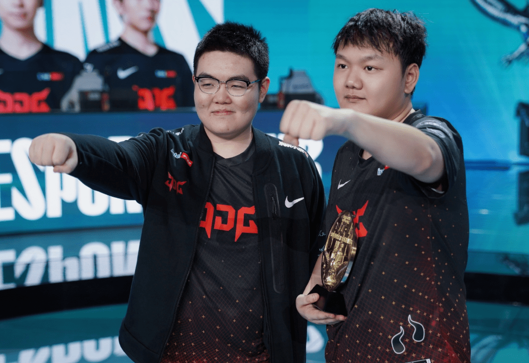 呼吸哥上榜第五名！外媒评S12上单，369位列第一！_Zeus_选手_Wayward