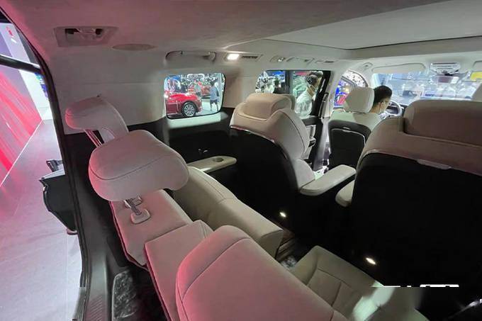 红旗HQ9明天上市！4S店曝光核心配置 预计38万起售_搜狐汽车_搜狐网