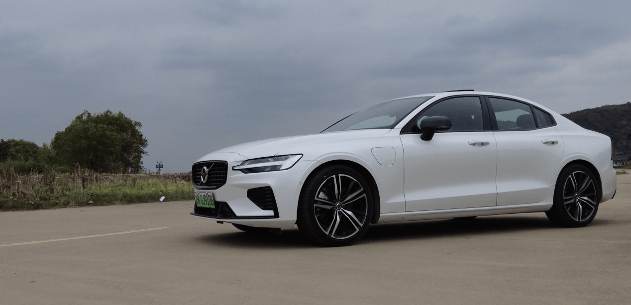 709牛·米峰值扭矩，4.7秒破百，沃尔沃S60 T8的乐趣在哪里？_搜狐汽车_搜狐网