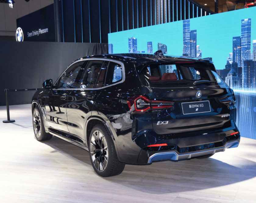 新款宝马iX3上市！外观配置微调，续航最高550公里，售39.99万起_搜狐汽车_搜狐网