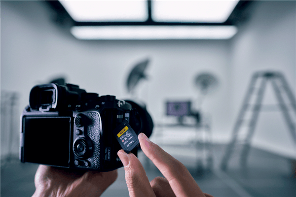 索尼发布320GB/640GB存储卡：4999元起 写入速度700MB/s_Type_支持_视频