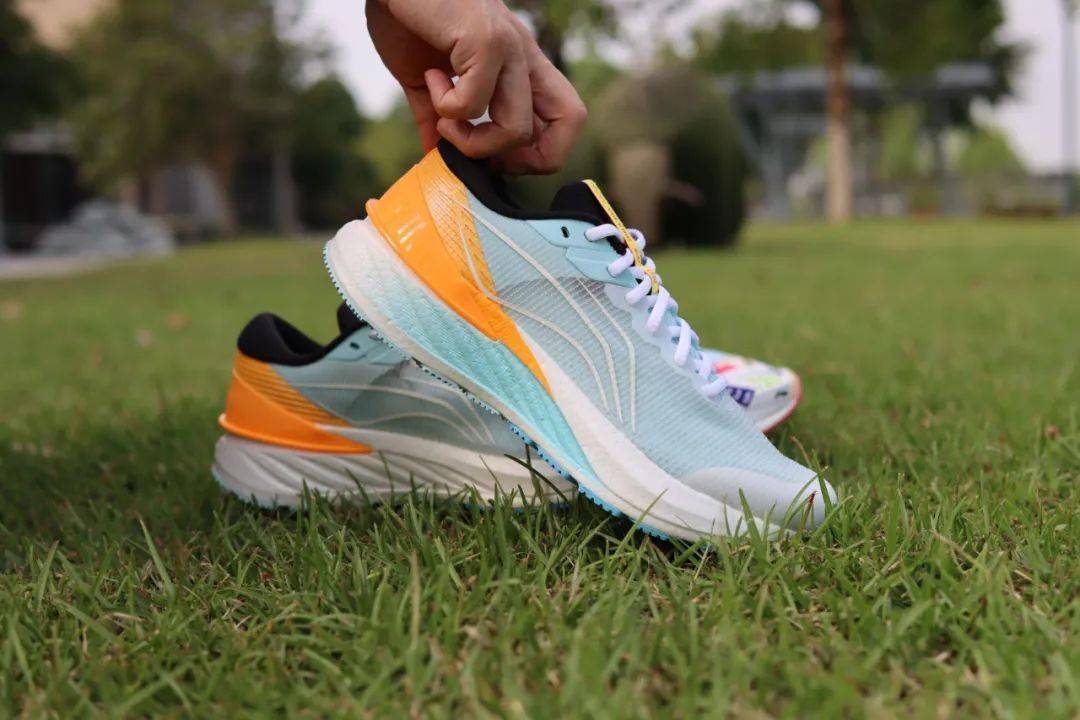 跑鞋欣赏 | 李宁绝影“号码簿”特别配色、越影2代_mm_鞋楦_女性