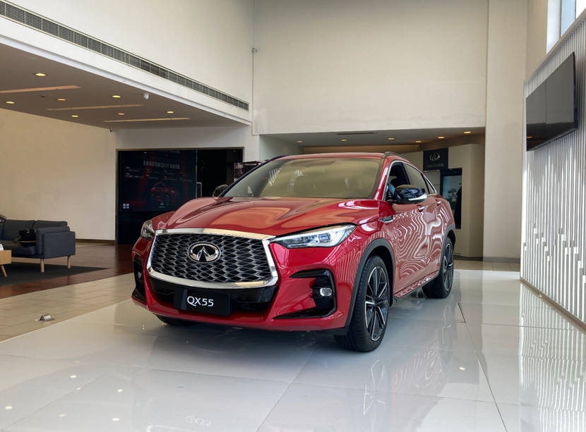 纯进口轿跑SUV！探店英菲尼迪QX55，性感掀背造型动感_搜狐汽车_搜狐网