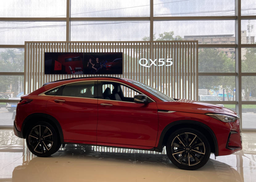 纯进口轿跑SUV！探店英菲尼迪QX55，性感掀背造型动感_搜狐汽车_搜狐网