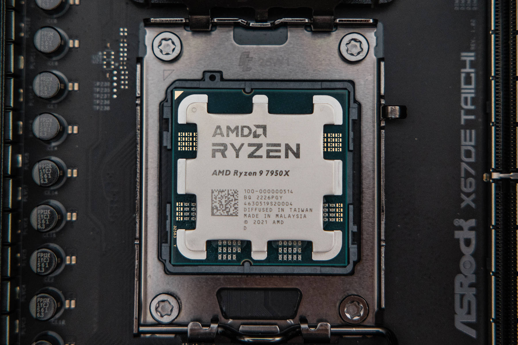 全新架构，性能大幅度超越上一代，AMD锐龙7950X/7700X处理器首测_支持_Ghz_内存