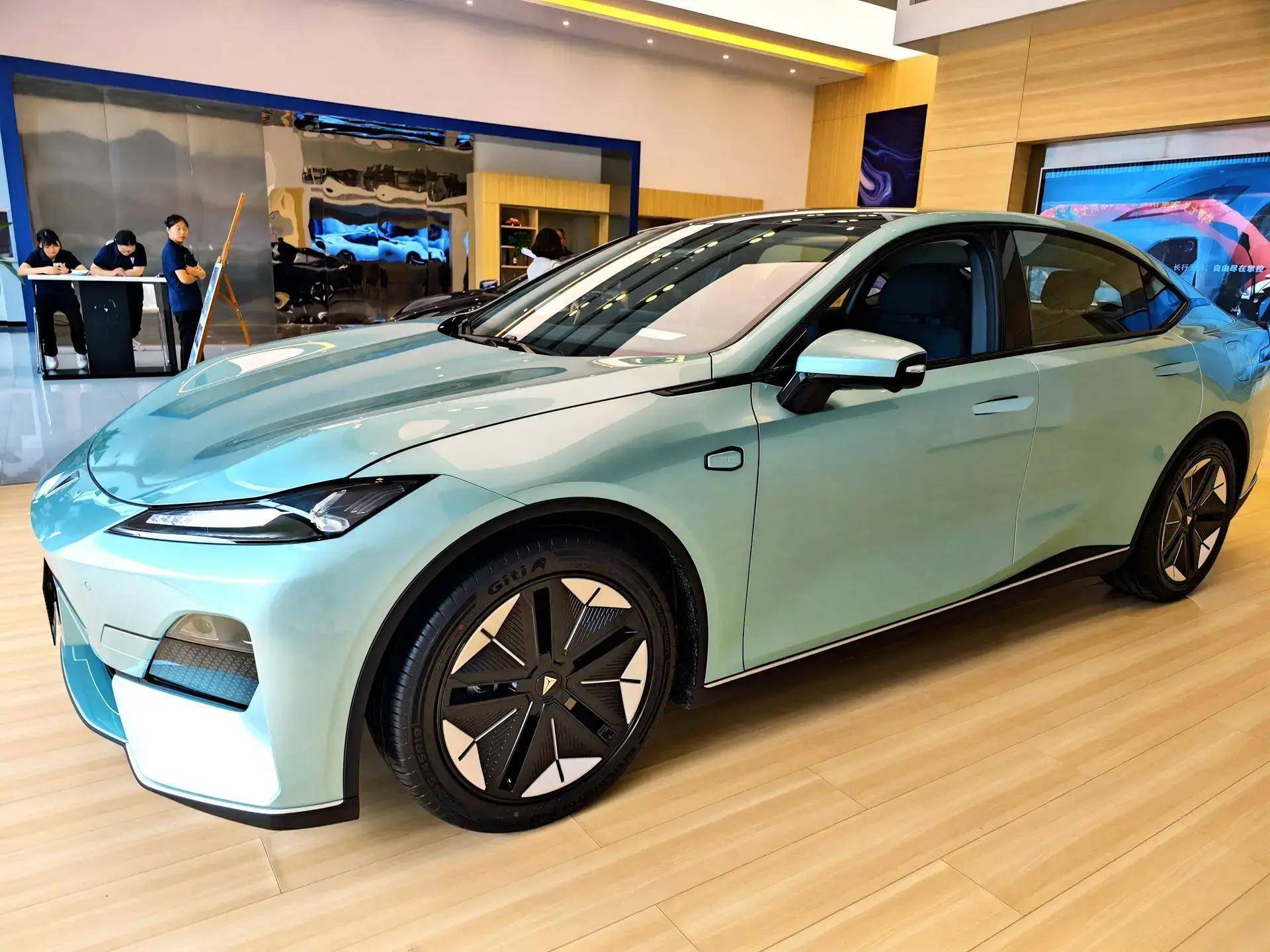 续航1200km 静态体验长安深蓝SL03增程版16.89万_搜狐汽车_搜狐网