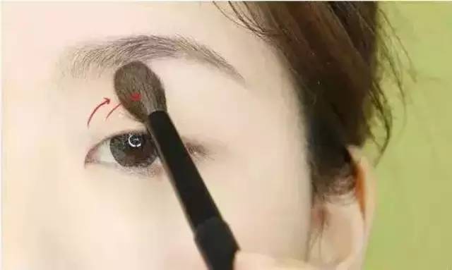 这个度假妆简直美到没朋友~step眼影浅棕色