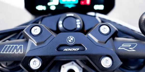 宝马发布MS1000R超级街霸..._搜狐汽车_搜狐网