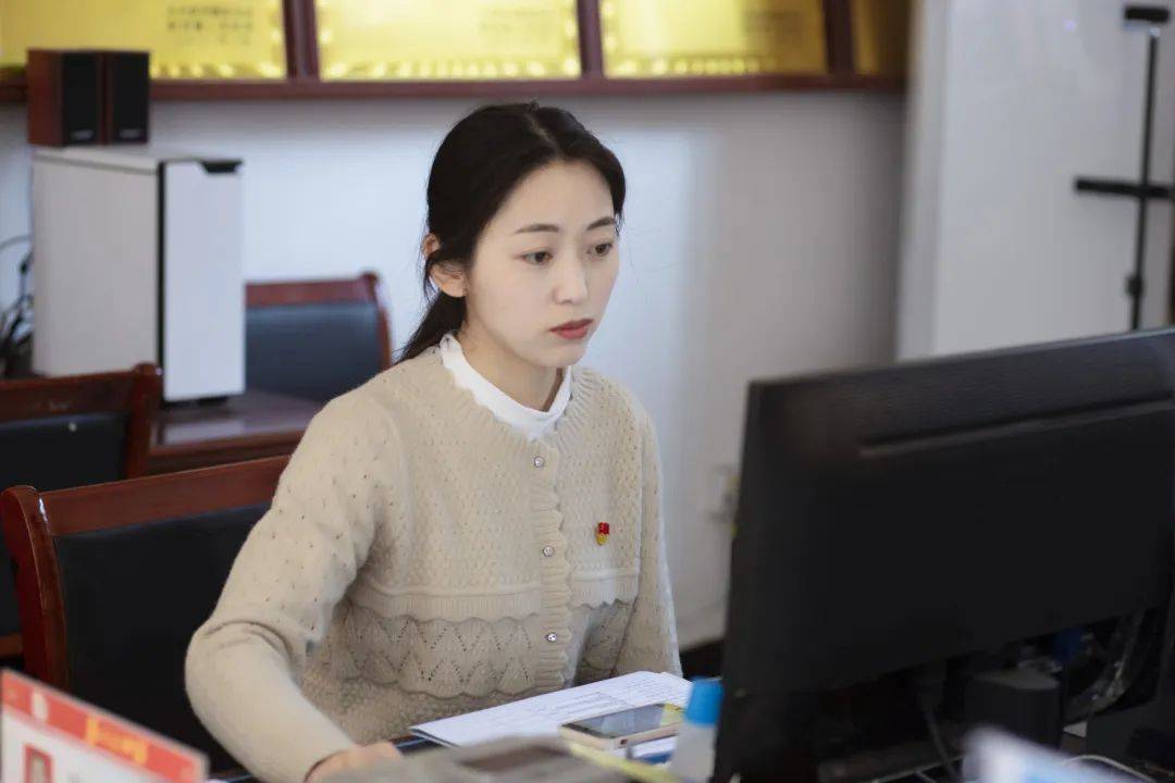 聚焦二十大 | 李敏： “花乡维纳斯”带着村民“触网”创富_直播_双荡_销售