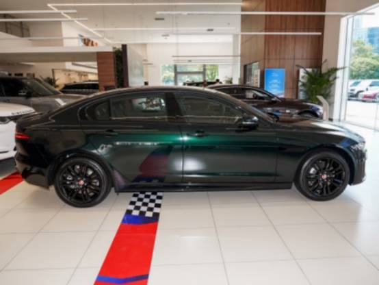 捷豹XEL比沃尔沃S60，更出色一些！10.2英寸中控屏怎么样？_搜狐汽车_搜狐网