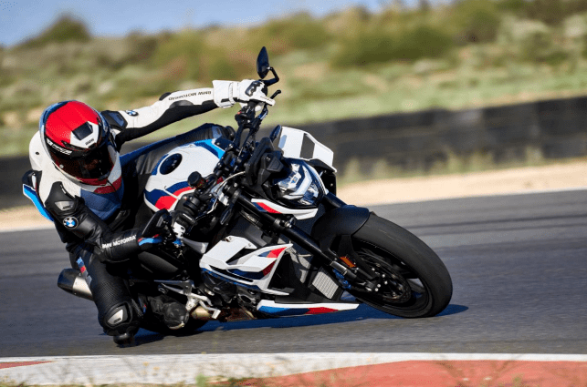 BMW M系列再更新，全新空力套件的赛道猛兽M1000RR与超级街车M1000R_搜狐汽车_搜狐网