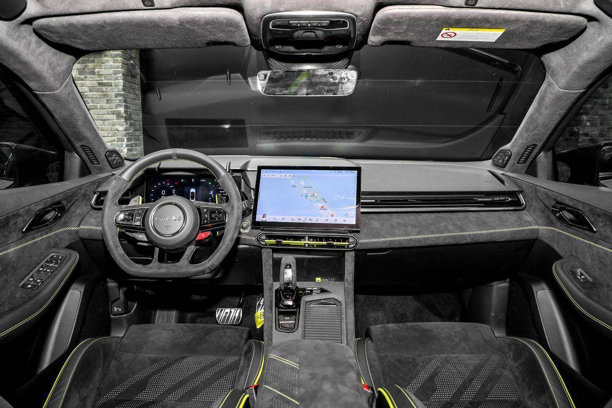 取消三缸，换装新前脸，新款领克03+/1.5T版本正式上市_搜狐汽车_搜狐网