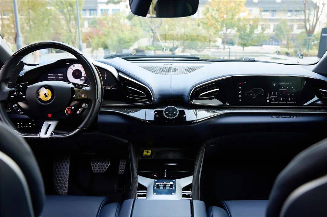Purosangue中国首发，法拉利首款FUV “纯血马”登场_搜狐汽车_搜狐网
