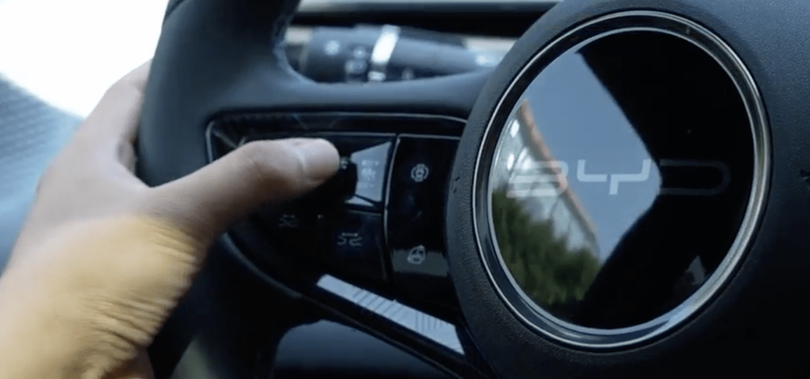 20万！小鹏P5 PK 比亚迪海豹！谁是最强职场“保姆车”_搜狐汽车_搜狐网