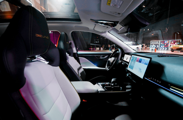 鸿蒙座舱+麒麟990A芯片，北汽魔方的智能化到底什么水平？_搜狐汽车_搜狐网