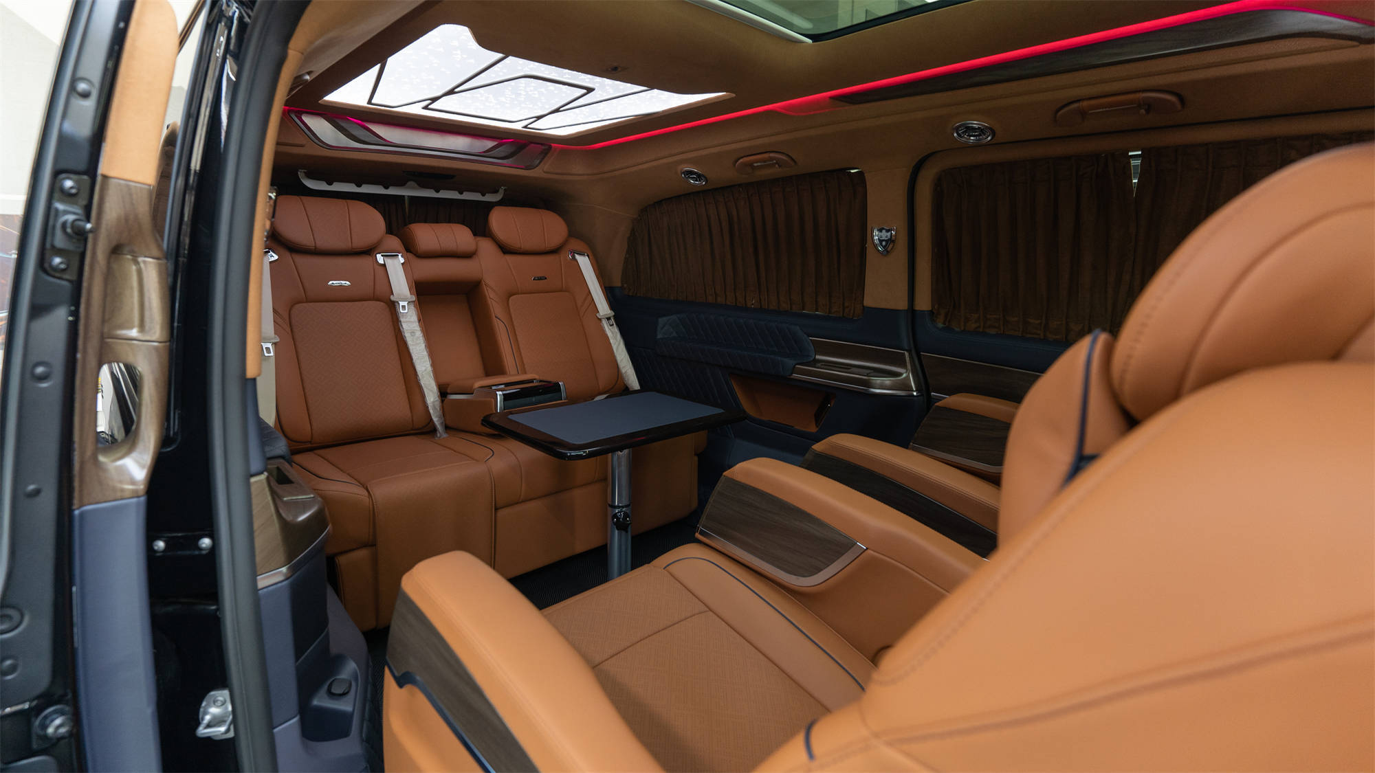 深受老板喜爱的奔驰V260L豪华升级版，内舱到底有多奢华？_搜狐汽车_搜狐网