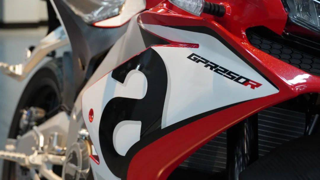 22980元，阿普利亚的入门仿赛GPR 250R 车型展示_搜狐汽车_搜狐网