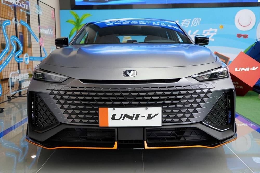 沉浸式探店，UNI-V 2.0T才是我的真爱_搜狐汽车_搜狐网