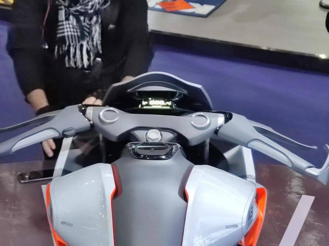 最像概念车的量产跑车，K750售价3.98万元起，杰迪 K333亮相摩博会_搜狐汽车_搜狐网