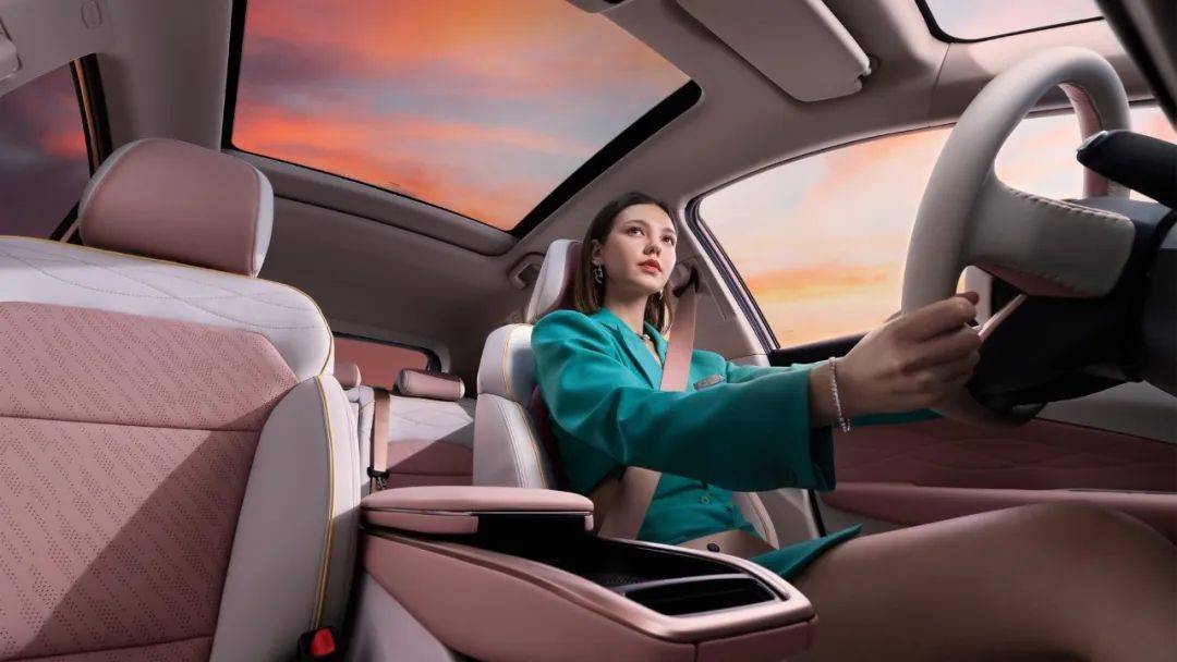 几何G6/M6贵吗？同价位的它车机最丝滑，车机最丝滑的它最便宜_搜狐汽车_搜狐网