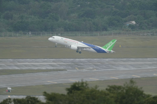 C919获签300架订单！_客机_民航_干线