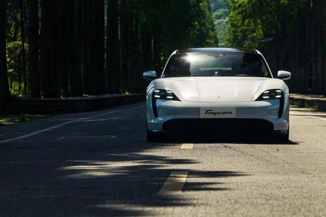 广东清远保时捷车友会俱乐部保时捷Taycan迎来强劲对手，高合HiPhi Z明年交付_搜狐汽车_搜狐网