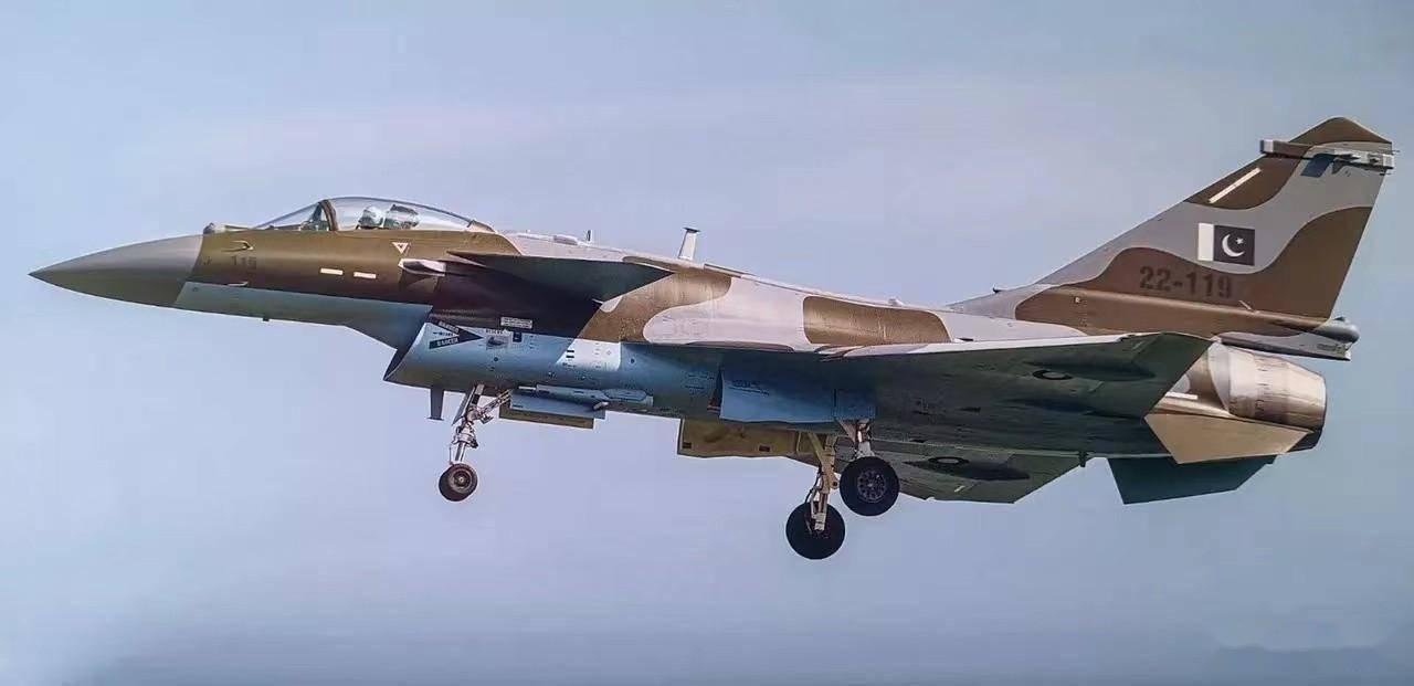 8个月交付19架，最新批次歼10CP曝光，配置比我军自用版还高_战机_铁空军_巴铁