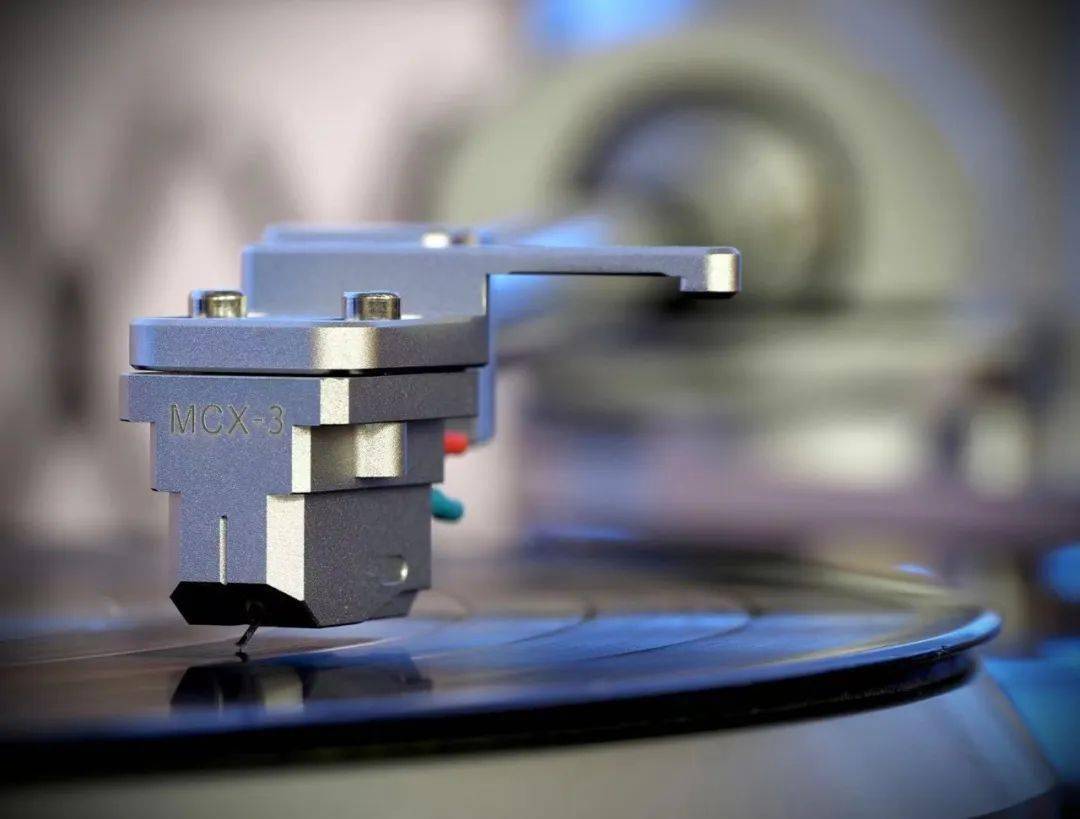 『器材评测』试听Acoustic Signature铭铸TYPHOON NEO 「大台风」黑胶转盘系统_搜狐汽车_搜狐网