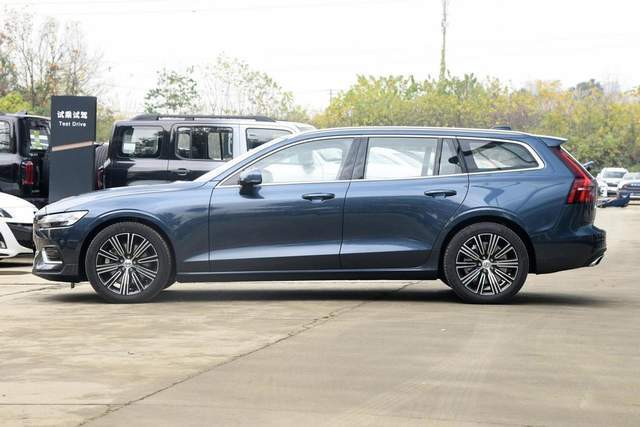 原装进口2.0T+8AT，运动堪比3系，沃尔沃V60为什么叫好不叫座？_搜狐汽车_搜狐网