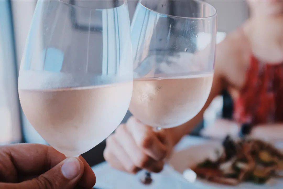 不要再推 适合女生喝的酒”了女性消费税产品