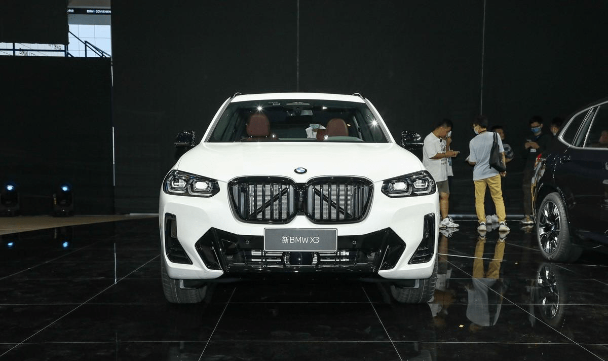 价格和宝马X3接近，40万预算，理想L8和宝马X3谁更值得一看？_搜狐汽车_搜狐网