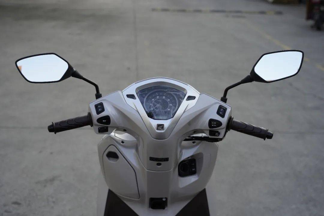 1.68万元的移动马桶，值得买吗？本田小踏板Lead125 车型展示_搜狐汽车_搜狐网