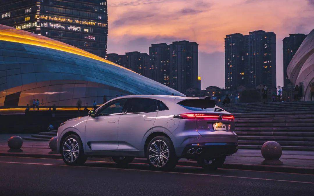 爱信8AT + 博格华纳四驱，配2.0T，这些豪车配置SUV只卖16万_搜狐汽车_搜狐网