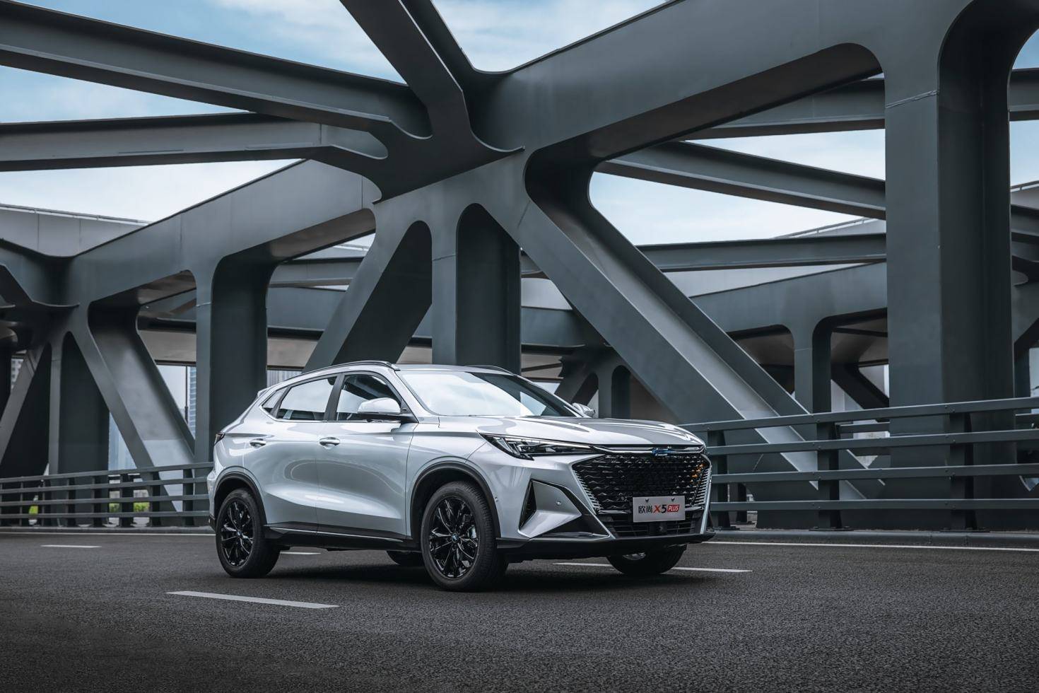 年轻就是一股劲儿！欧尚X5 PLUS惊艳上市，产品、价格双惊喜_搜狐汽车_搜狐网