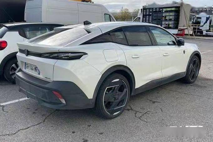 标致全新408X实车街拍！明年二季度国产/内饰更惊艳_搜狐汽车_搜狐网