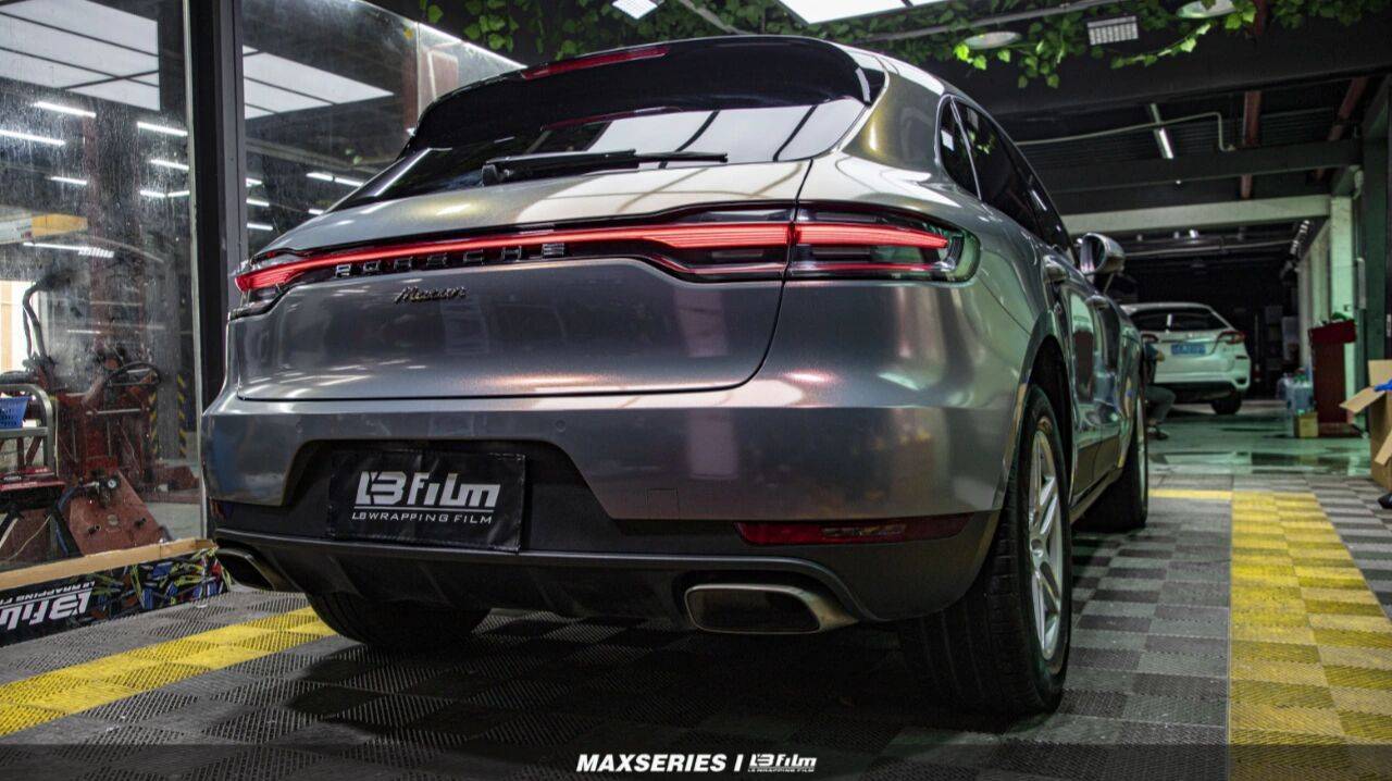 保时捷-Macan-LB改色膜星空灰魅影，反衬了车身低调奢华的美_搜狐汽车_搜狐网