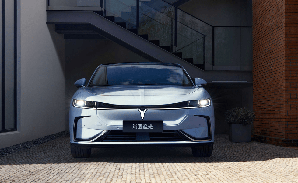 个头比肩ET7，3.8秒破百续航730km，岚图追光让“56E”都不香了？_搜狐汽车_搜狐网