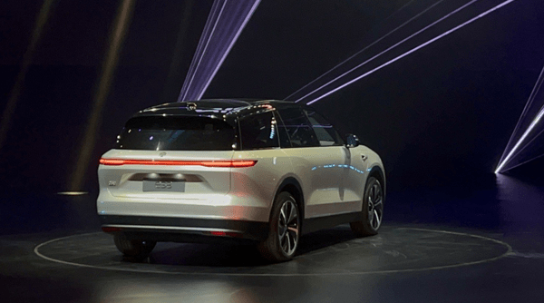 45.8万元起！蔚来全新ES8发布 续航900km 颜值巨高_搜狐汽车_搜狐网