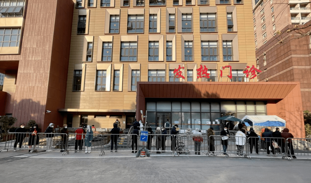 “我希望自己尽量晚点阳……不然，患者怎么办？”听仁济医院医护说说这些天_马雄_李敏_工作