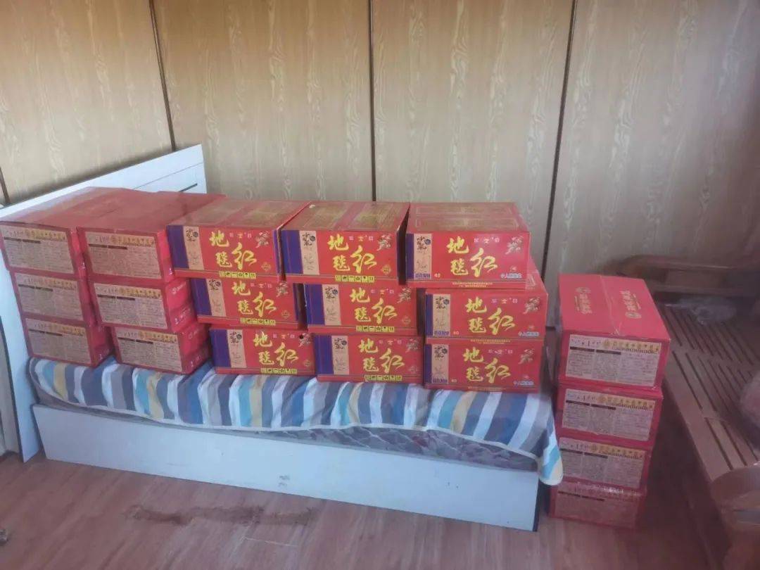私存46箱烟花爆竹,天津一男子被拘!周某某非法西青