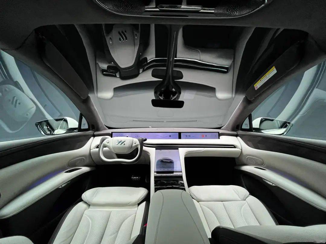 外观科幻，配置拉满，后排直接能躺平！_搜狐汽车_搜狐网