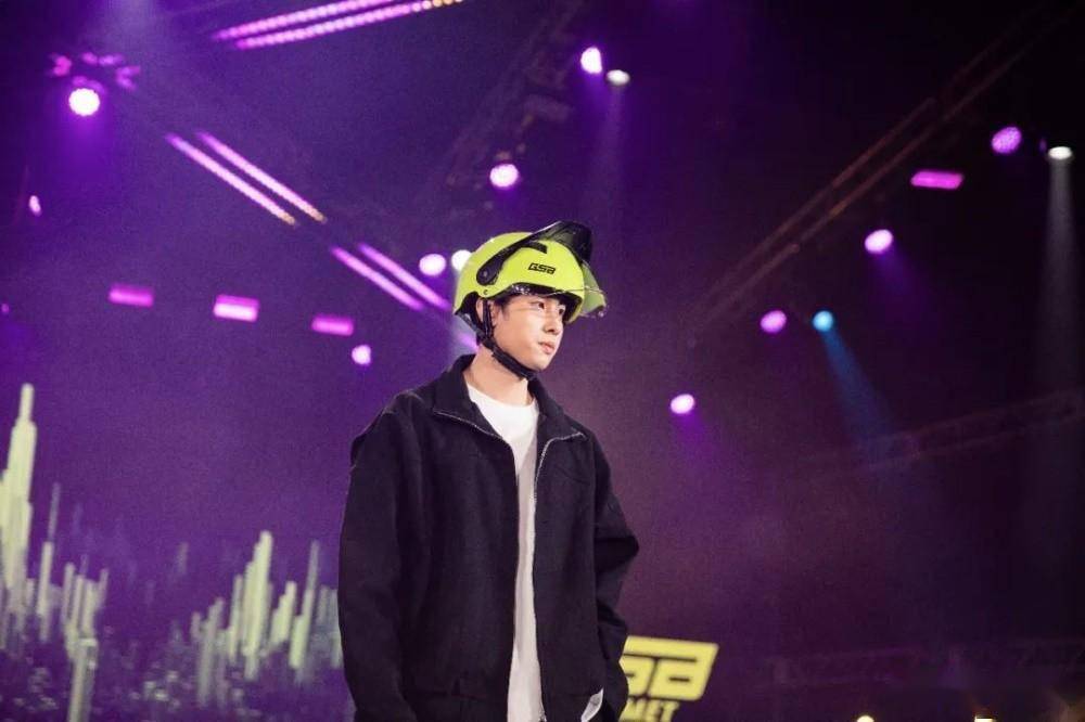 GSB发布7款头盔，TVB实力派演员亲临现场_搜狐汽车_搜狐网