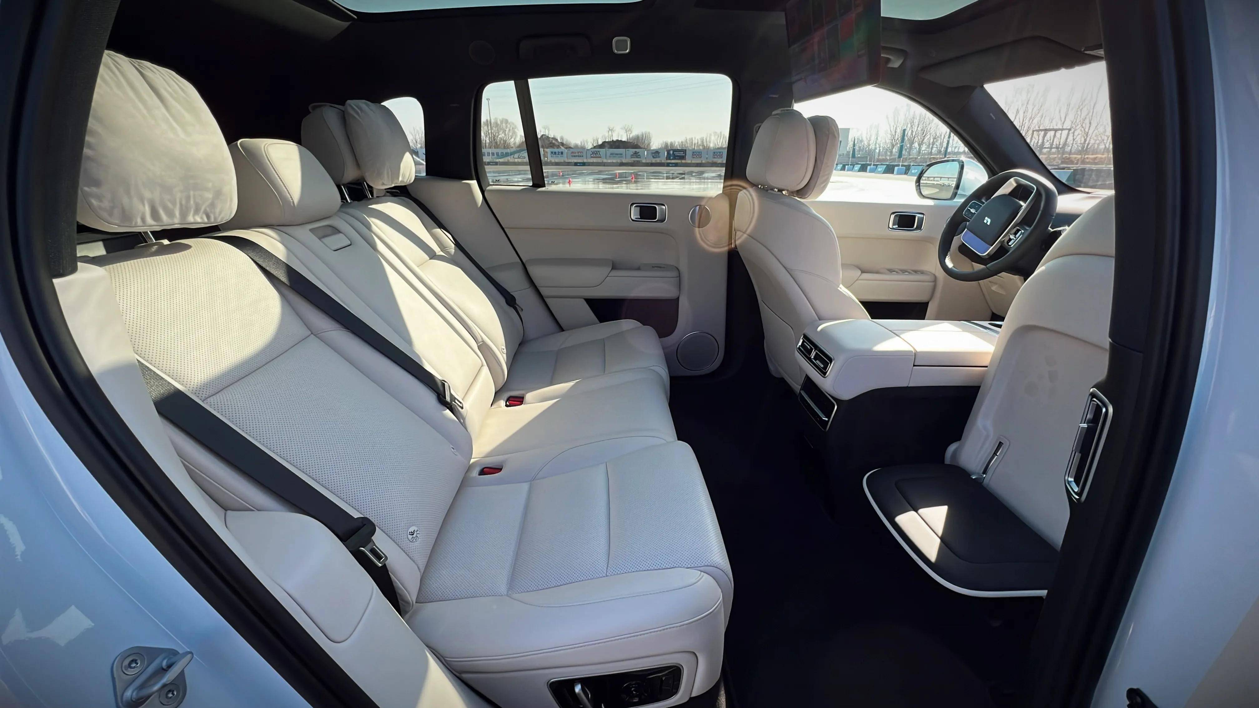 2023款理想L7正式上市，入门31.98万，确定打得过奥迪Q5L?_搜狐汽车_搜狐网