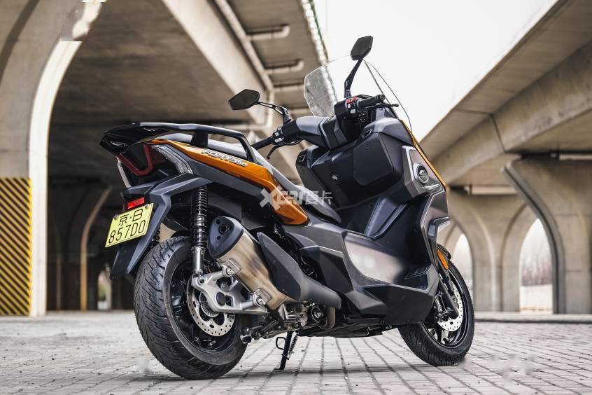 换壳宝马C400X？ QJMOTOR鸿350真的有点东西_搜狐汽车_搜狐网