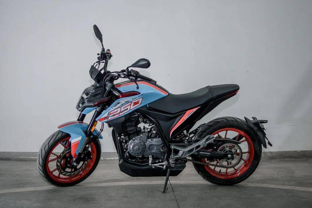 博采众长！熟悉的车架+熟悉的发动机+熟悉的减震=宗申马拉古蒂M250R_搜狐汽车_搜狐网