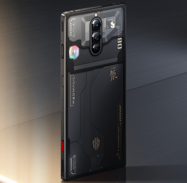 性能狂飙！红魔8 Pro系列今日再次开售 3999元起_散热_方面_搭载