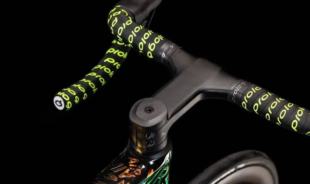 Cube发布6.6kg碳纤维公路车， 搭载碳辐条轮组_搜狐汽车_搜狐网