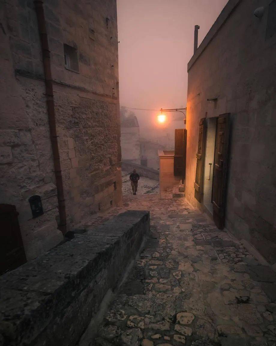 跟着镜头发现城市光影的魔力_Favia_意大利_Livia